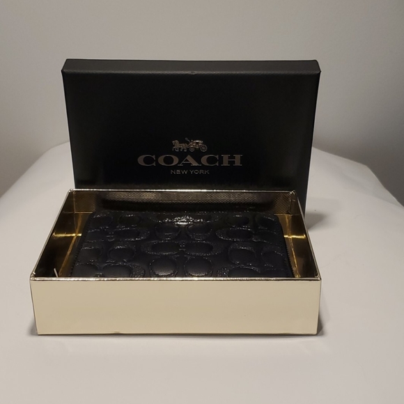 Coach | Bags | Coach Boxed Signature Leather Zip Around Wallet | Poshmark